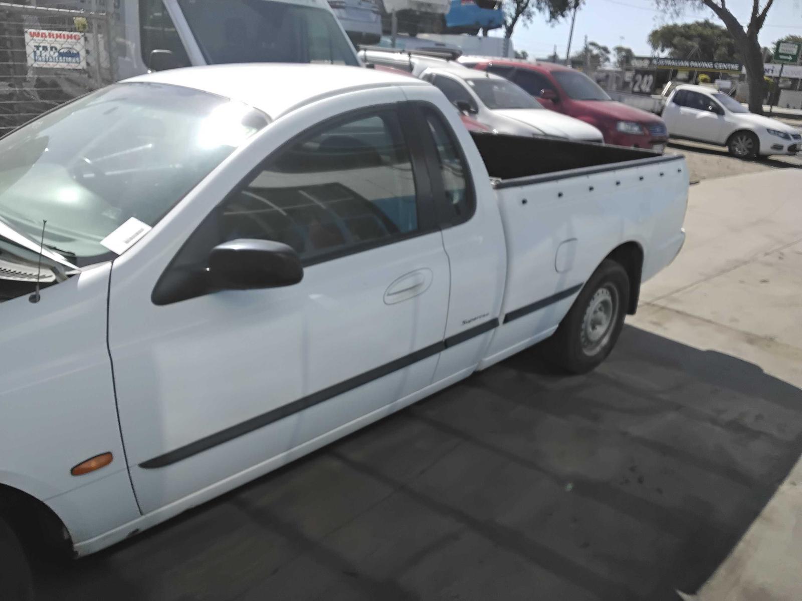 Ute Back Falcon Ford 2000