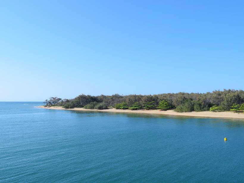 The Oaks on Facing Island in The Oaks Facing Island Australia| Photos ...