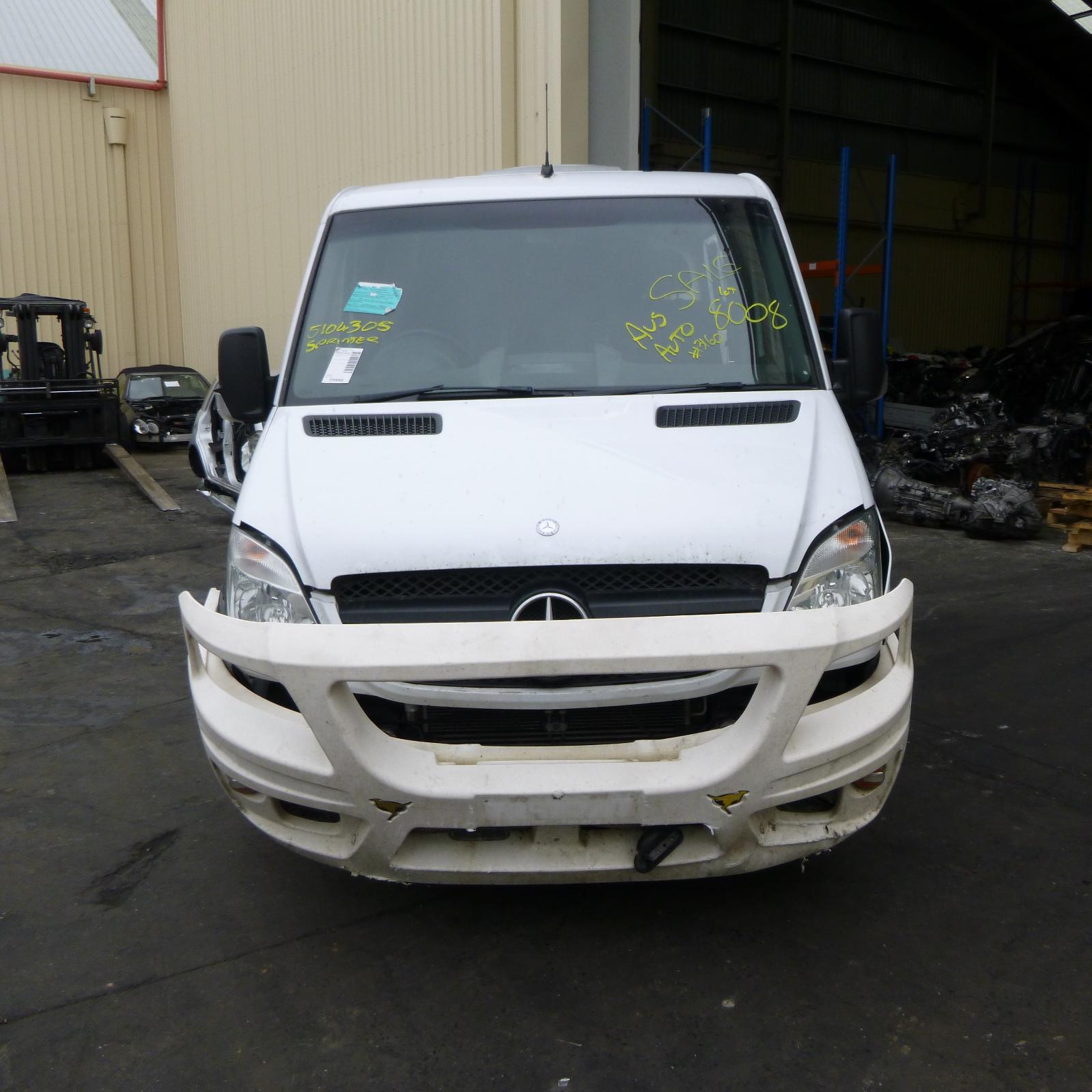 Bonnet Hinge/Strut Sprinter Mercedes 2013