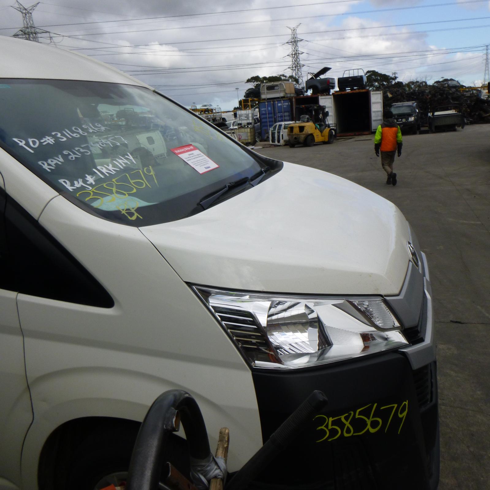 Left Indicator/Fog/Side Hiace Toyota 2020