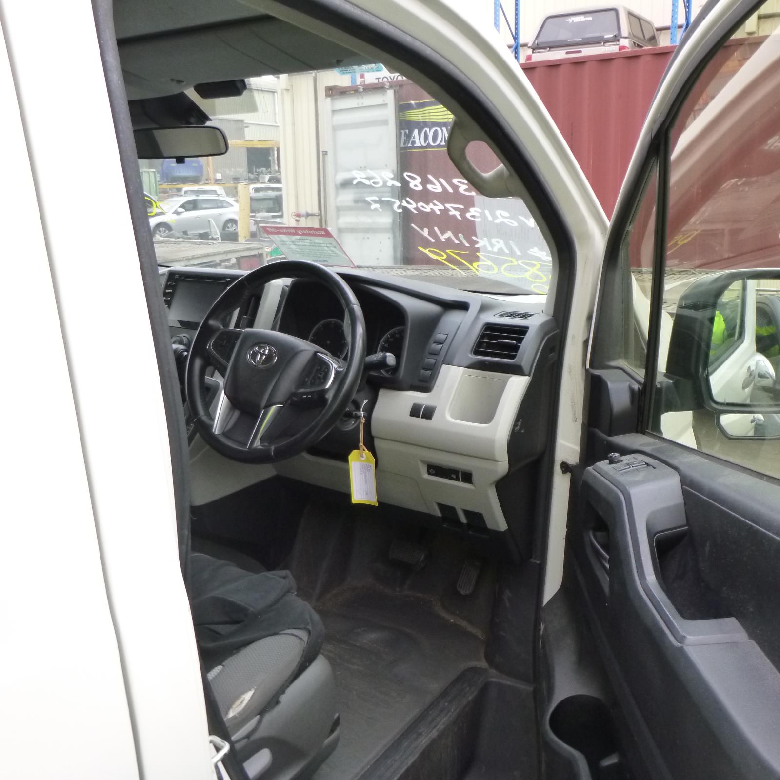 Left Indicator/Fog/Side Hiace Toyota 2020