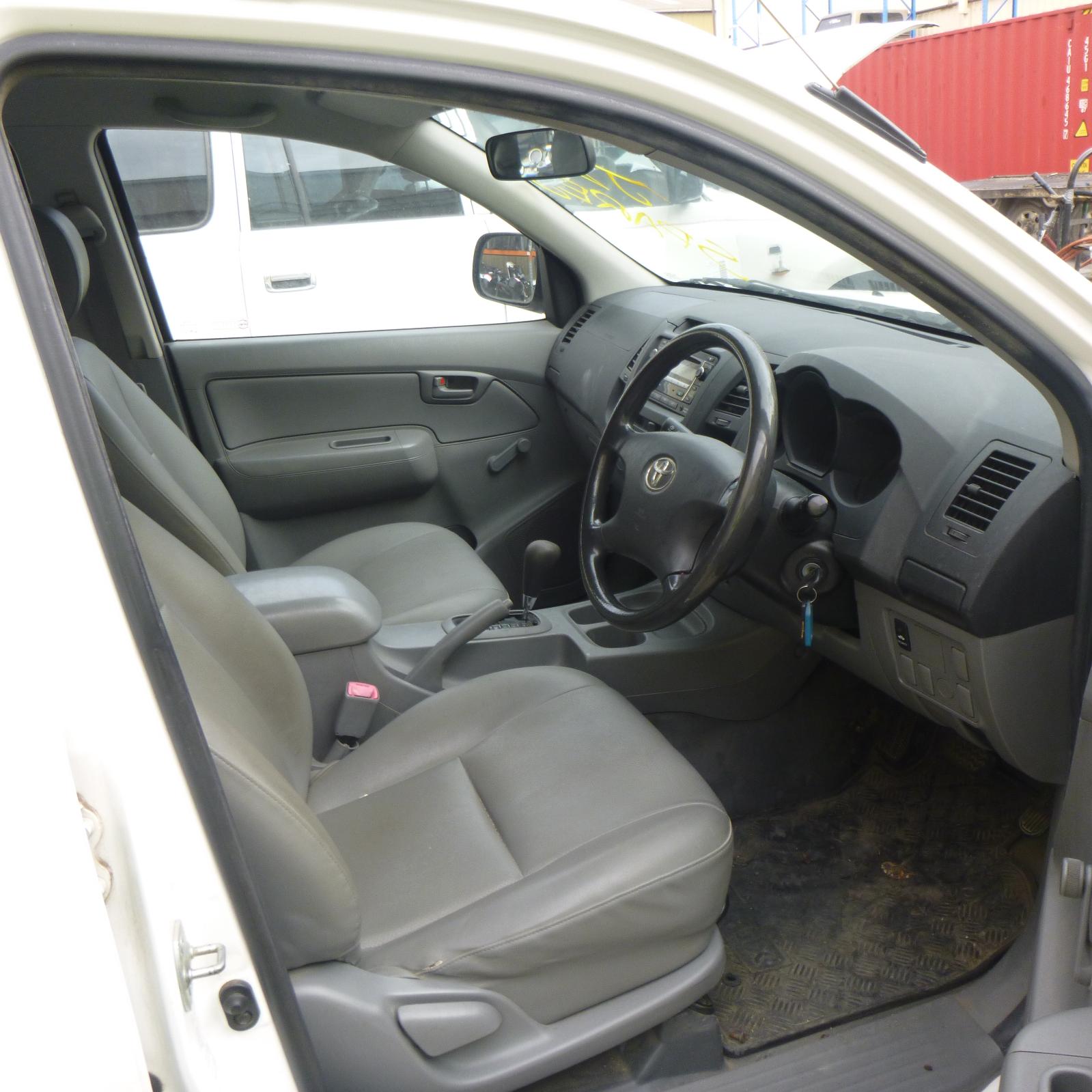 Door/Tailgate Seal Hilux Toyota 2009