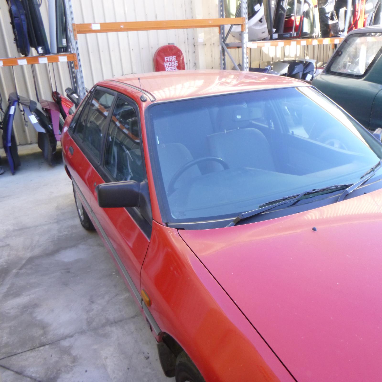 Bonnet Lock/Support Laser Ford 1994