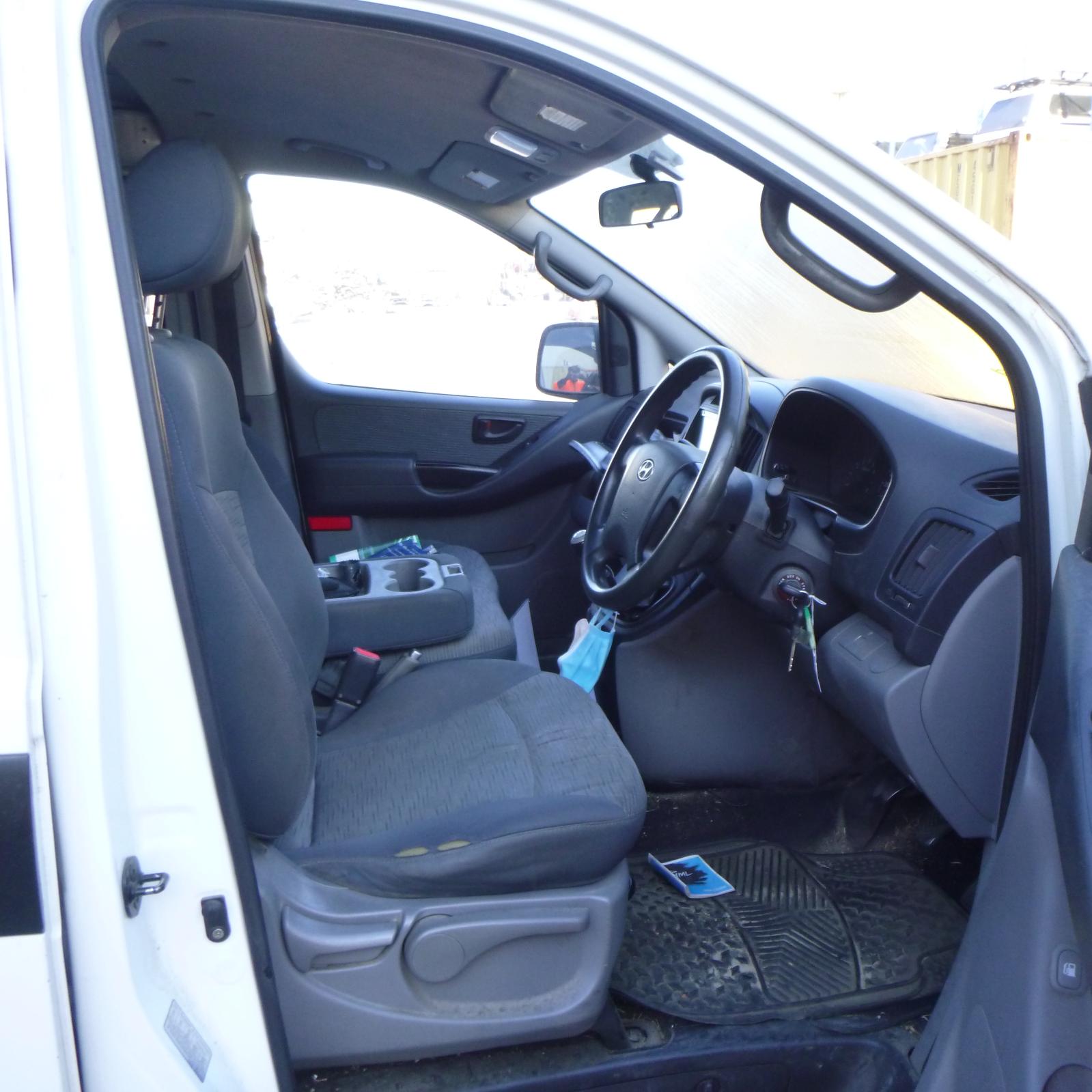 Bonnet Hinge/Strut Iload/imax Hyundai 2009