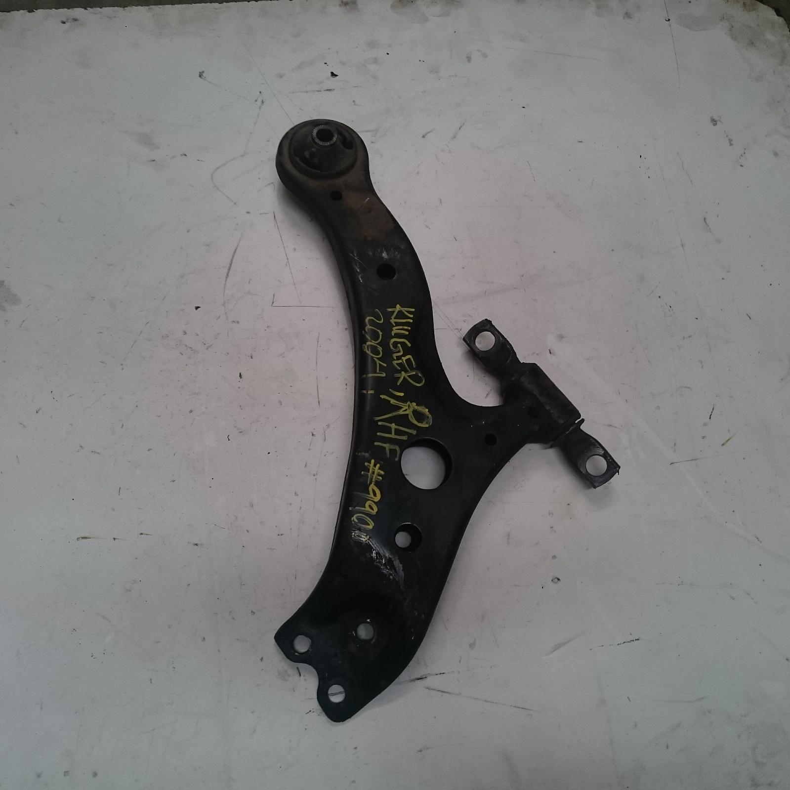 Right Front Lower Control Arm Kluger Toyota 2004