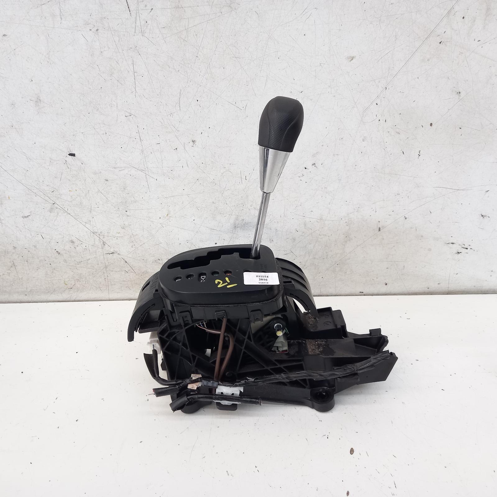 Gear Stick/Shifter Yaris Toyota 2016