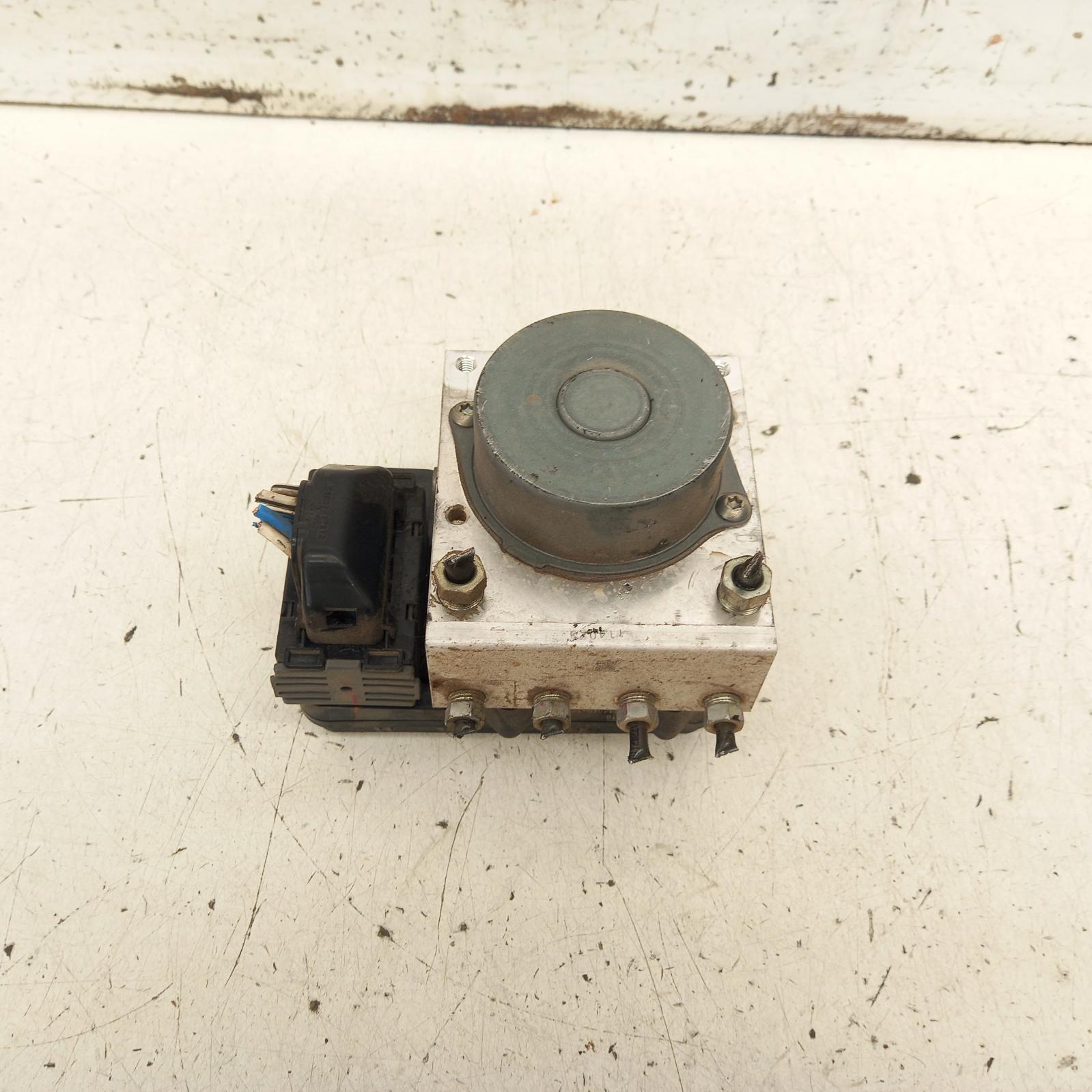 Abs Pump/Modulator Corolla Toyota 2015