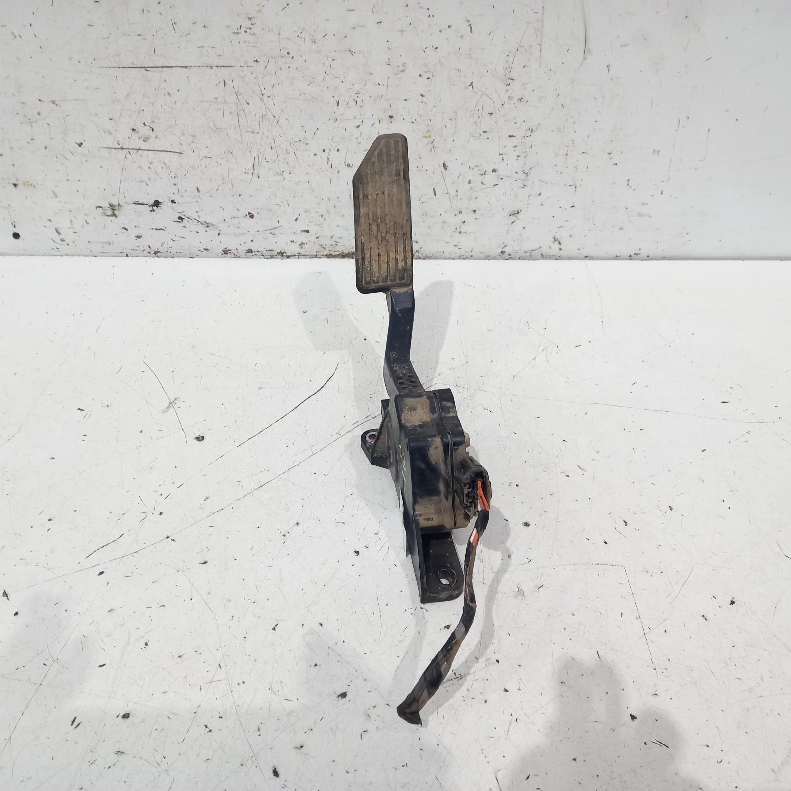 Pedal Assembly Dmax Isuzu 2013