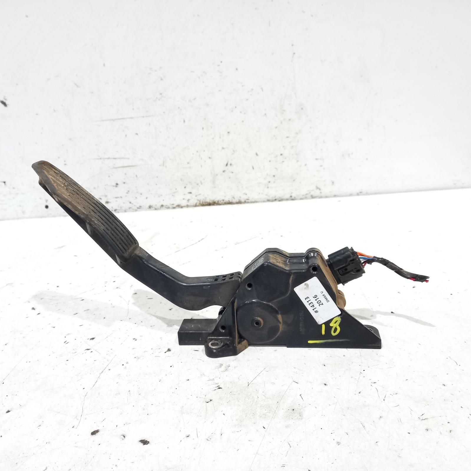 Pedal Assembly Dmax Isuzu 2016
