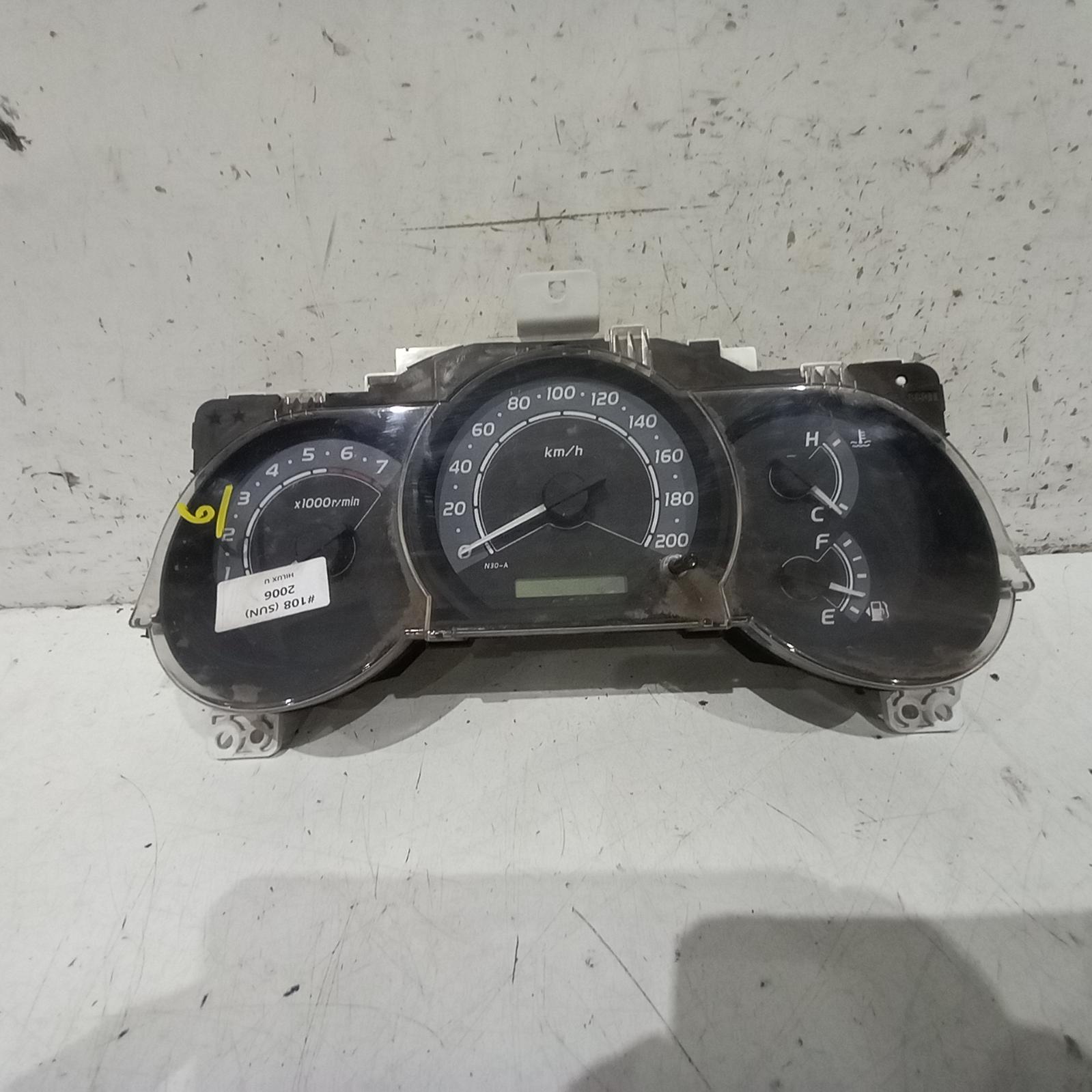 Instrument Cluster Hilux Toyota 2006