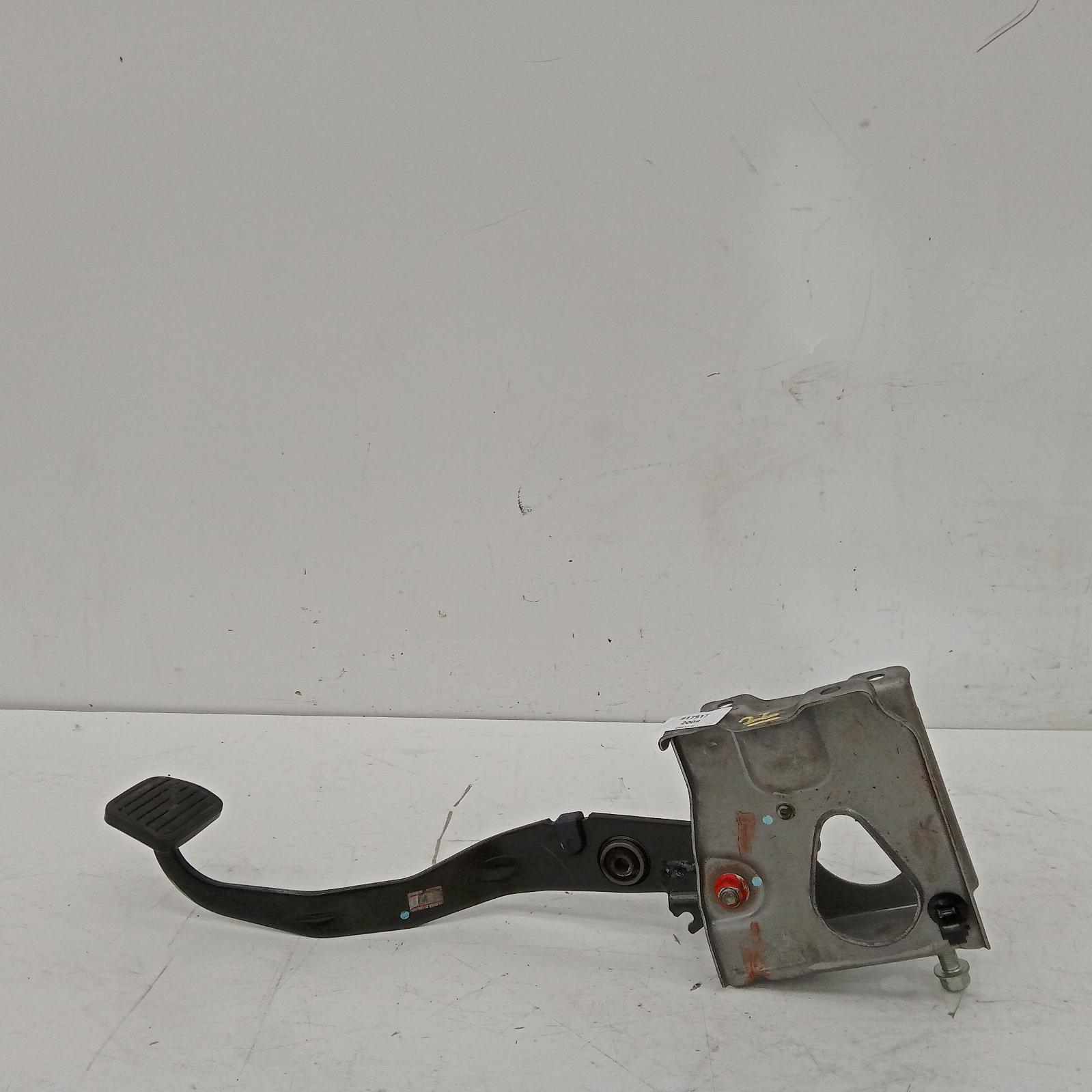 Pedal Assembly Dmax Isuzu 2009