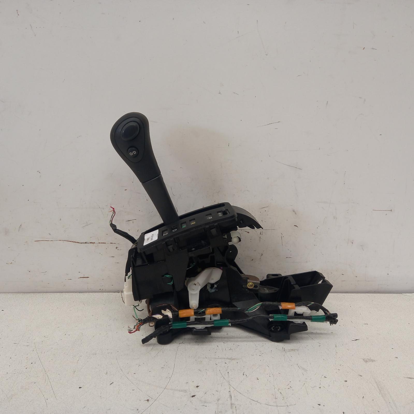 Gear Stick/Shifter Corolla Toyota 2004