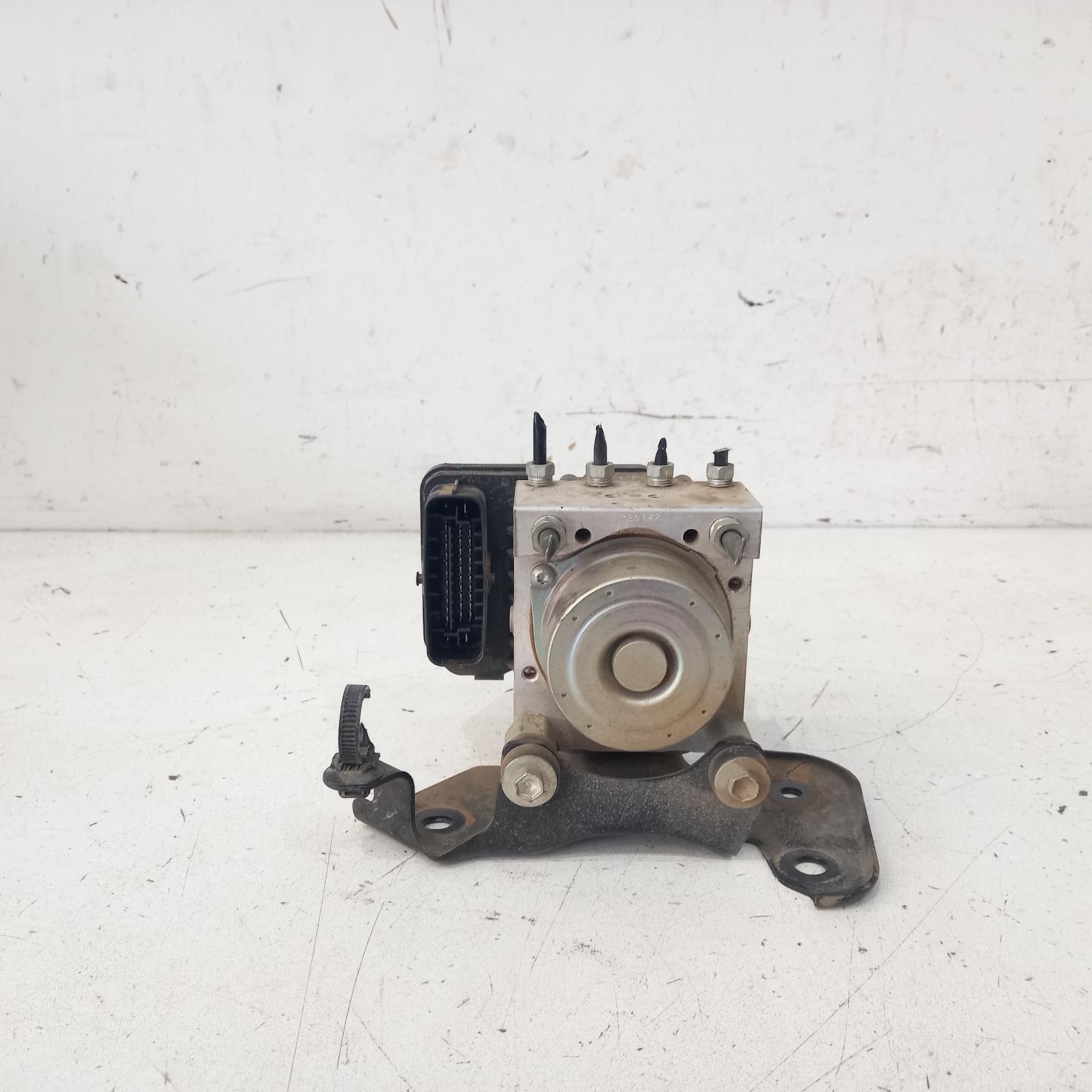 Abs Pump/Modulator Hilux Toyota 2016