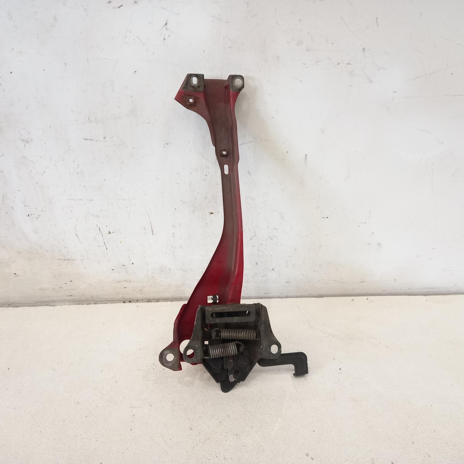 Bonnet Lock/Support Laser Ford 1994