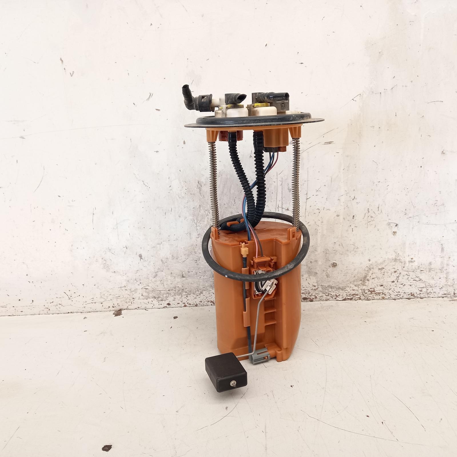 Fuel Pump Hiace Toyota 2013