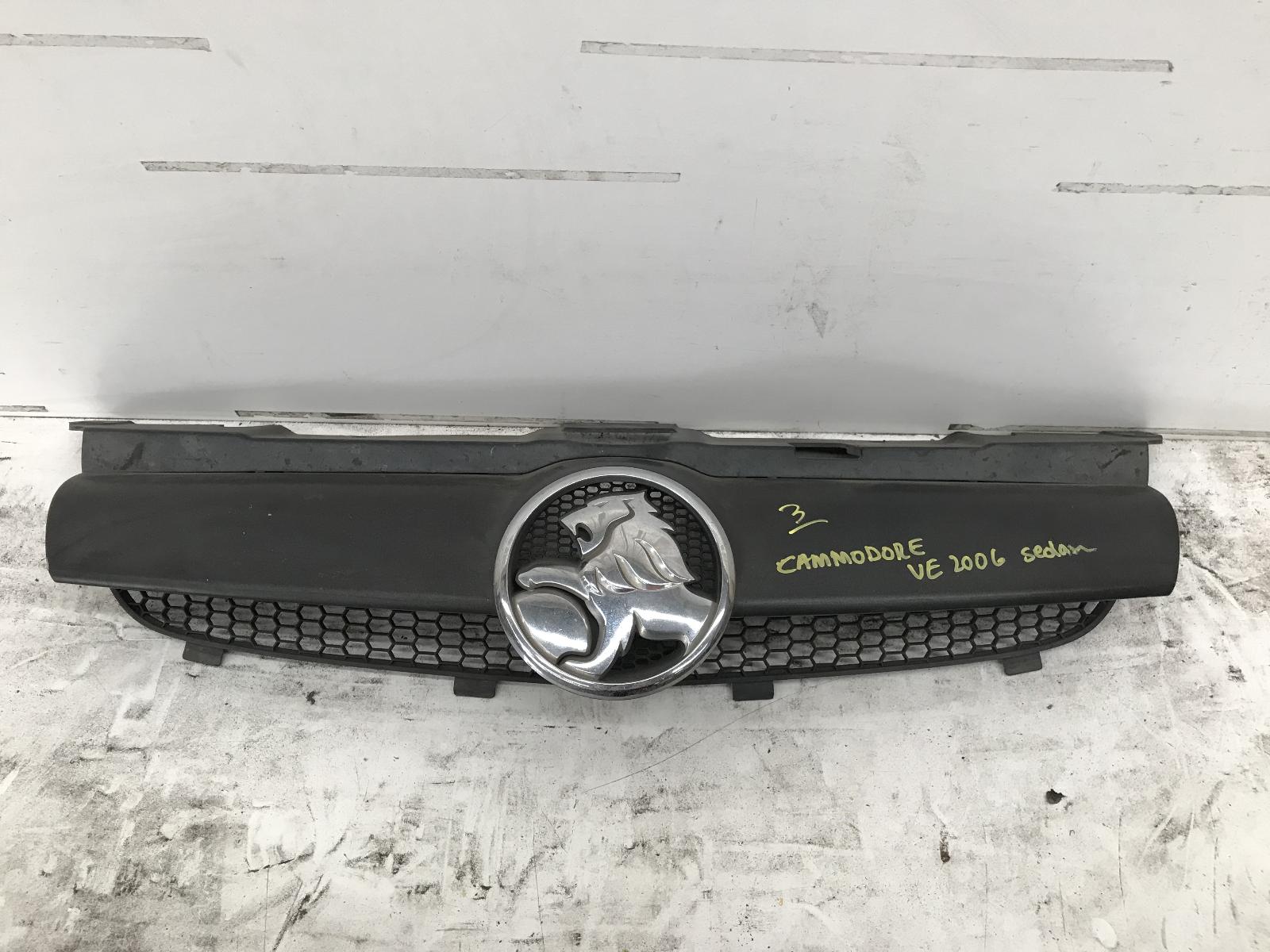 Grille Commodore Holden 2006