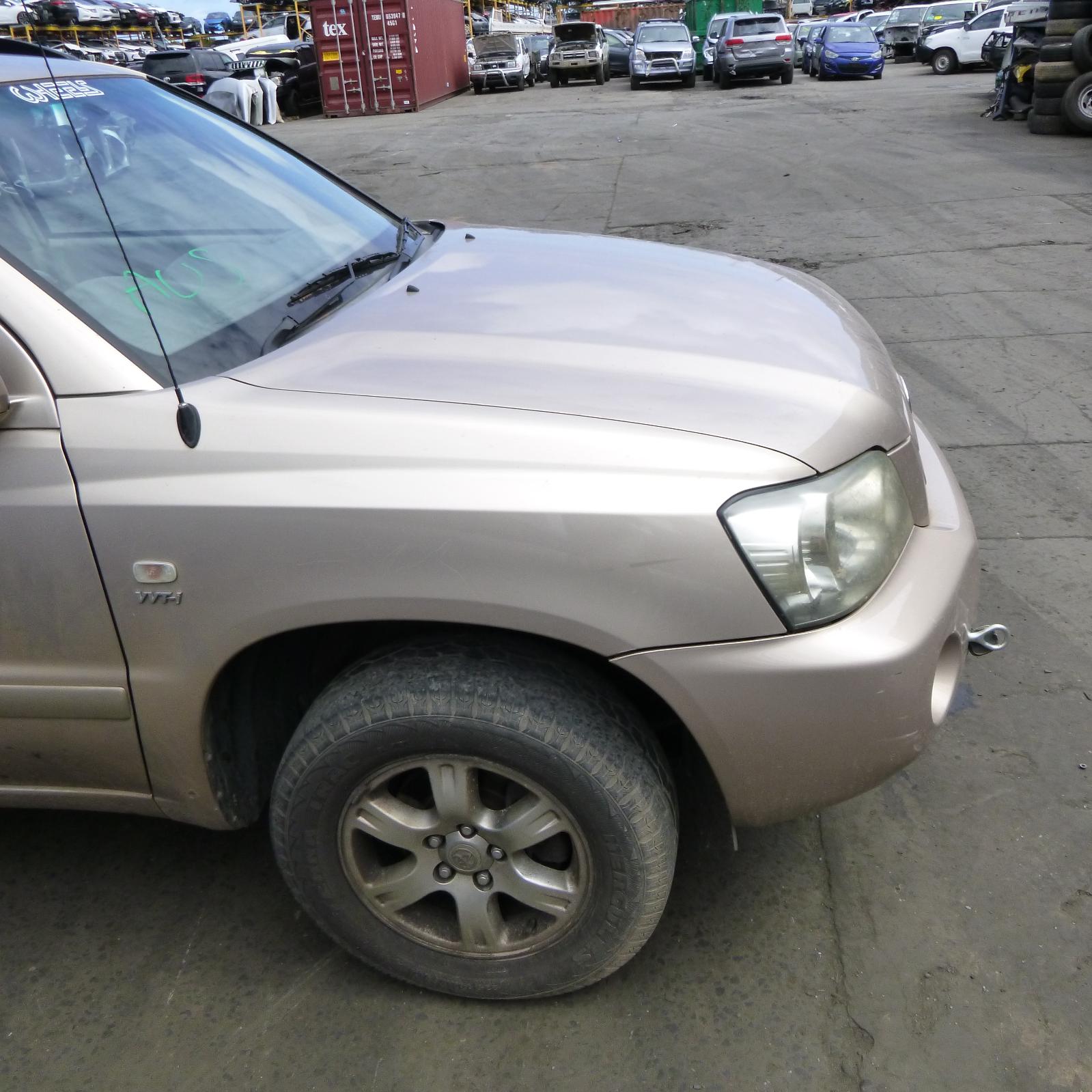 Right Front Lower Control Arm Kluger Toyota 2004