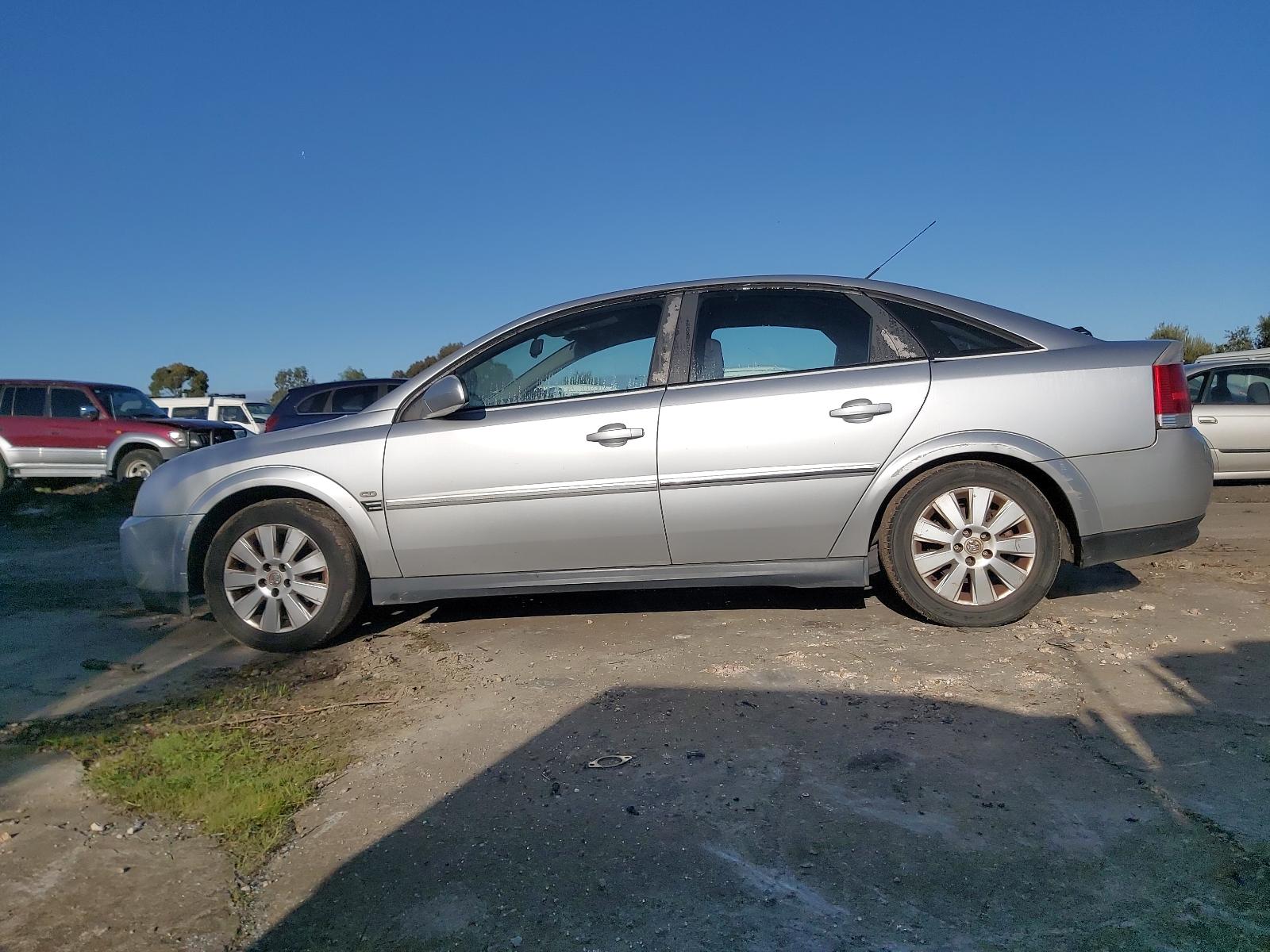 Bonnet Lock/Support Vectra Holden 2004