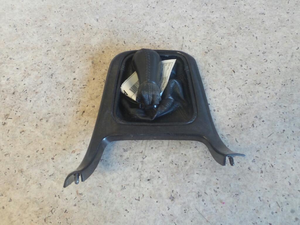 Gear Stick/Shifter Outback Subaru 2001