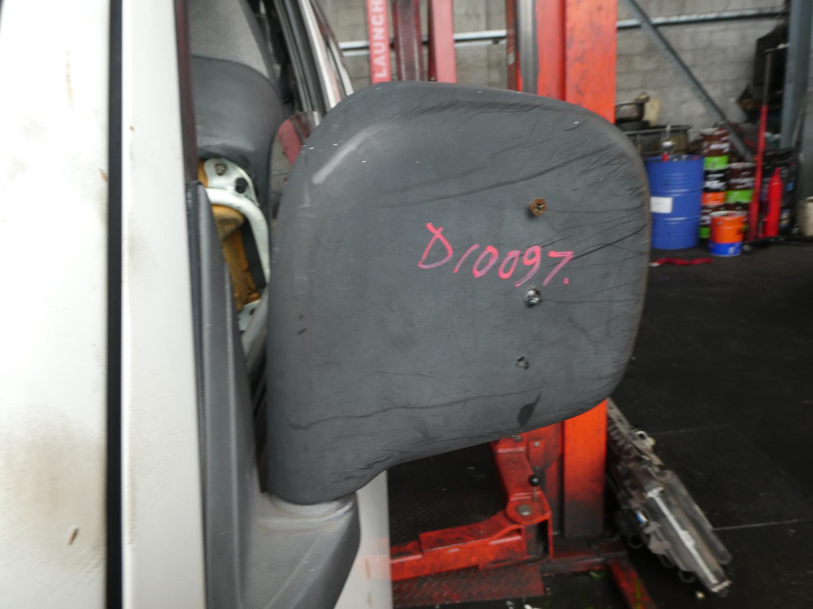 Right Front Door Window Hiace Toyota 1991