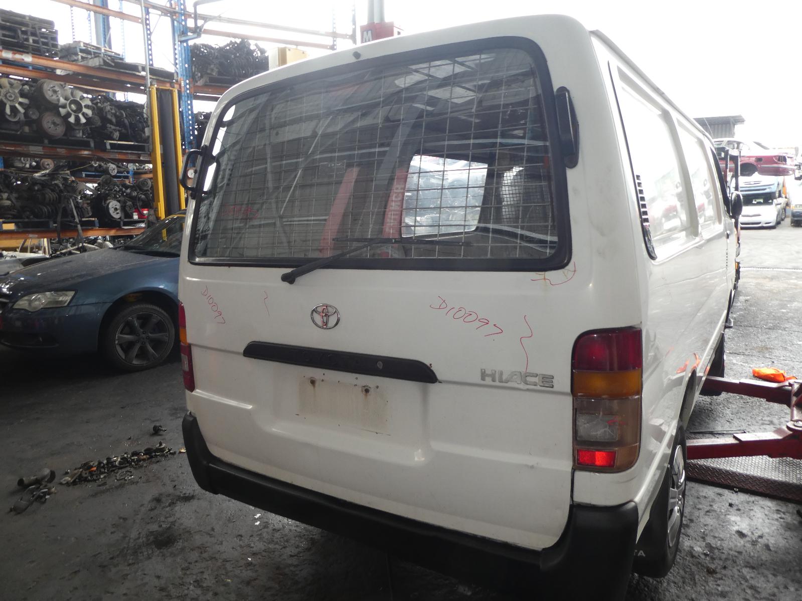 Right Front Door Window Hiace Toyota 1991