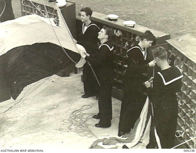 FLINDERS NAVAL BASE - SIGNAL CLASS. NAVY. TRAINING ON LAND. | Australian War Memorial