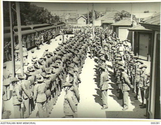 MELBOURNE SHOWGROUNDS - TROOPS FAREWELLING ADVANCE PARTY OF A.I.F. ARMY ...