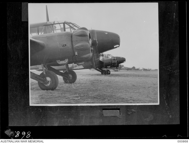 LAVERTON - AVRO ANSON BOMBER READY TO TAKE OFF. RAAF AERIAL TRAINING ...