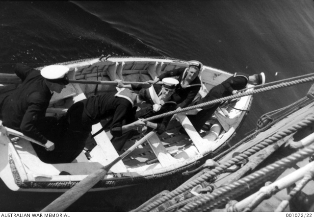 A boarding party from the Naval Examination Service vessel HMAS Akuna ...