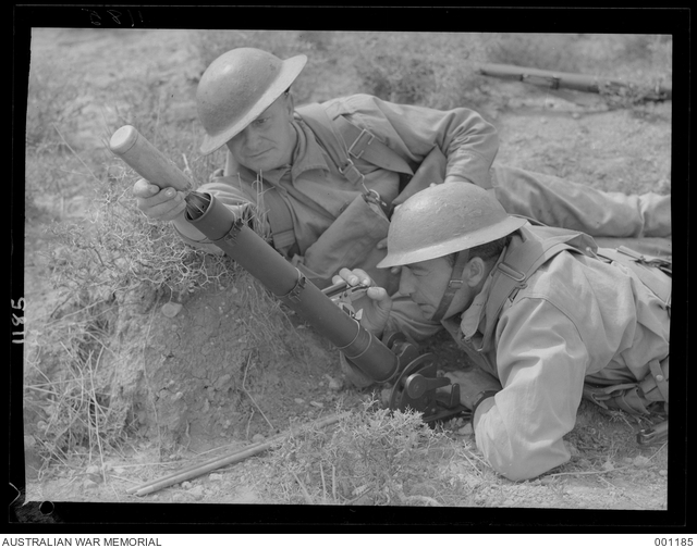 JULIS. "TWO-INCH MORTAR". 2/1ST. (NEGATIVE BY D. PARER). | Australian ...