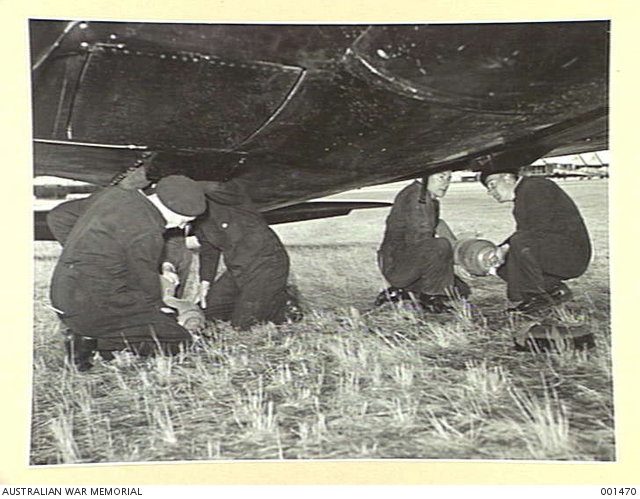 LAVERTON. FITTING 112 LB BOMBS TO AN AVRO ANSON. (NEGATIVE BY E ...