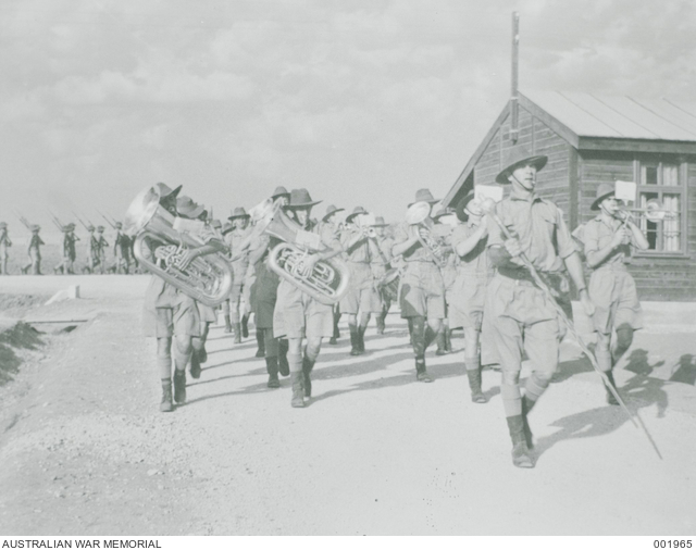 JULIS - 2/1ST BATTALION BAND WITH THE BANDMASTER STICK PRESENTED TO ...