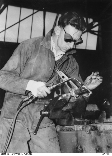 CONSTRUCTION OF TIGER MOTH PLANES AT DE HAVILLAND FACTORY - SYDNEY ...
