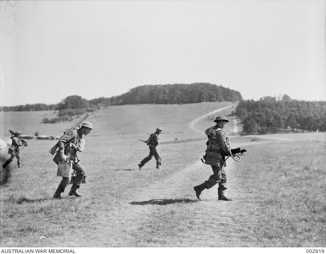 SOMEWHERE IN ENGLAND. IN CAMP. AUSTRALIAN MACHINE GUN BATTALION DURING ...