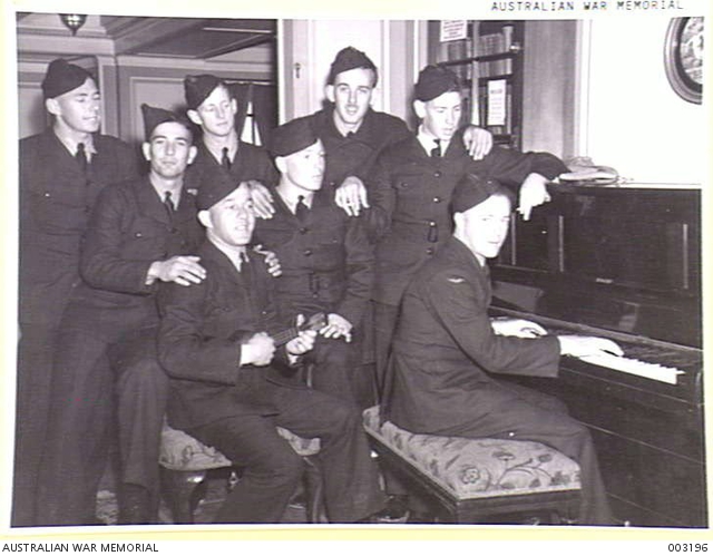 Members of the second contingent of RAAF aircrew trainees to leave for ...