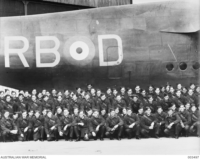 Portrait of No 10 Squadron RAAF members in England. | Australian War ...
