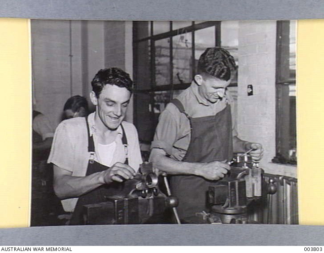 FILING BREECH BLOCKS OF VICKERS MACHINE GUN FOR USE ON AIRCRAFT ...