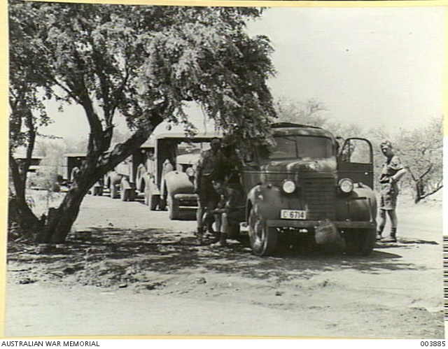 CENTRAL AUSTRALIA - CONVOY RESTING AT NO. 7 BORE EN ROUTE. - V. RUDIGER ...