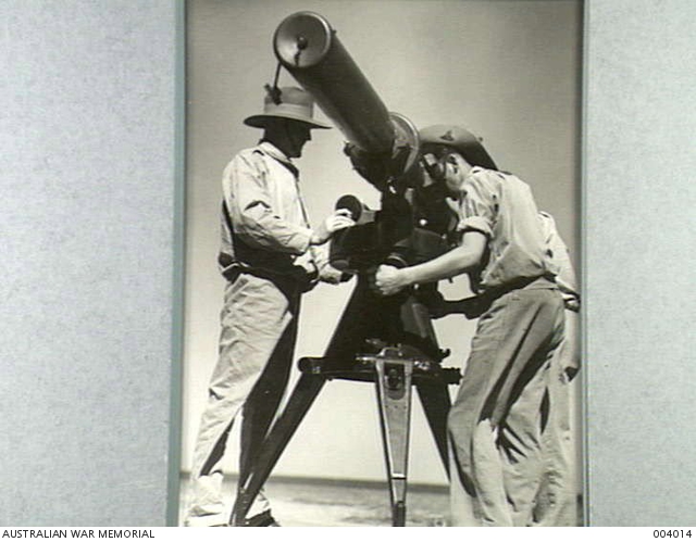WERRIBEE. ANTI-AIRCRAFT SHOOT. RANGE FINDER. TRAINEES TRY TO PICK UP ...