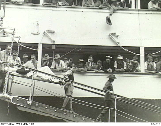 ARRIVAL OF HOSPITAL SHIP "MANUNDA". 1ST ARRIVAL MELBOURNE. | Australian ...