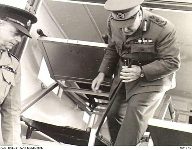 GAZA RIDGE - GENERAL BLAMEY GETS OUT OF ONE OF THE AMBULANCES AFTER ...
