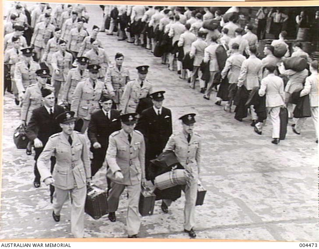 SYDNEY EMBARKATION. LEADING THE COLUMN TO THE EMBARKATION ARE THE FIRST ...