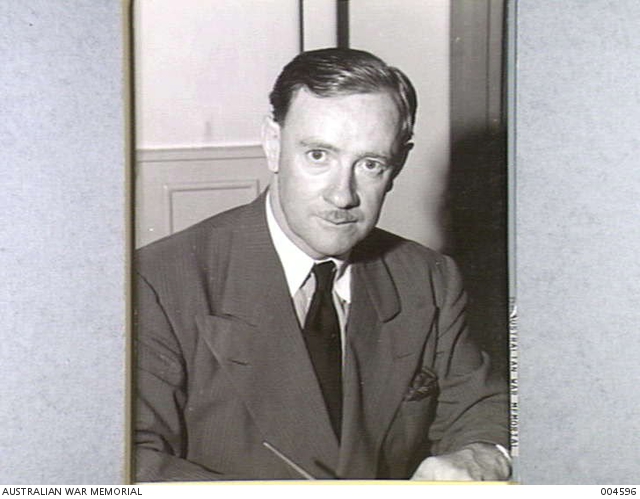 MINISTER FOR THE ARMY HON P.C. SPENDER. | Australian War Memorial