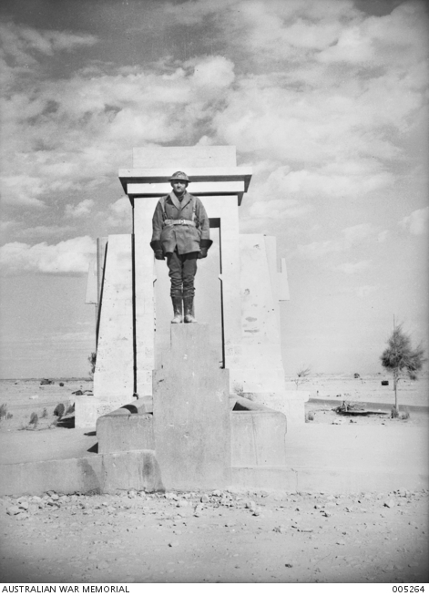 FORT CAPUZZO, LIBYA. L/C W. BROOKS, PROVOST CORPS 6TH DIVISION DIRECTS ...