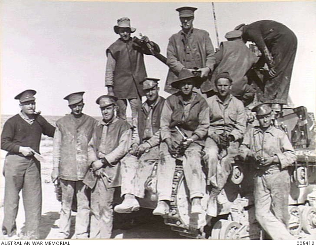 TOBRUK - MEN OF 2/2 ARMY FIELD WORKSHOPS WITH AN ITALIAN CARRO ARMATO ...