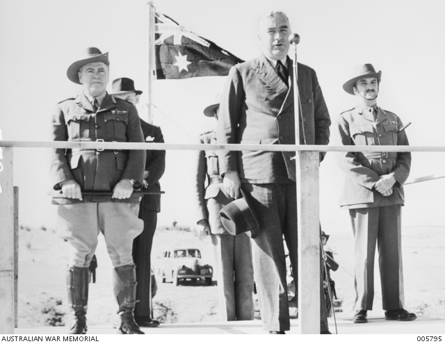 MR MENZIES MAKING HIS SPEECH TO AUSTRALIAN TROOPS IN THE WESTERN DESERT ...