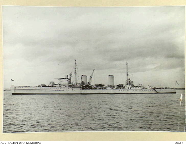 The modified Leander Class Cruiser HMAS Sydney at anchor in Sydney ...
