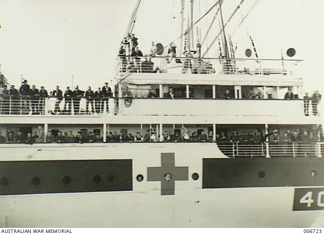 ARRIVAL OF THE HOSPITAL SHIP MANUNDA, BRINGING WOUNDED TROOPS BACK HOME ...