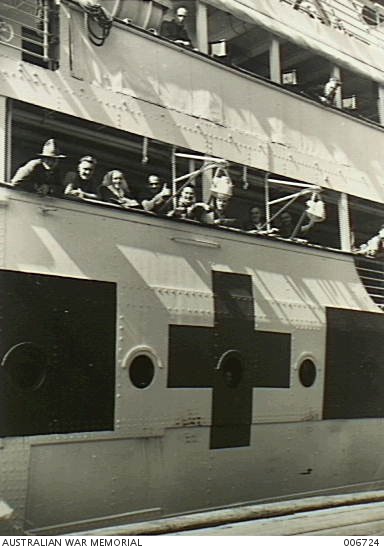 ARRIVAL OF THE HOSPITAL SHIP MANUNDA, BRINGING THE WOUNDED BACK HOME ...