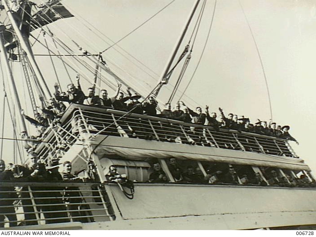 ARRIVAL OF THE HOSPITAL SHIP MANUNDA, BRINGING THE WOUNDED BACK HOME ...
